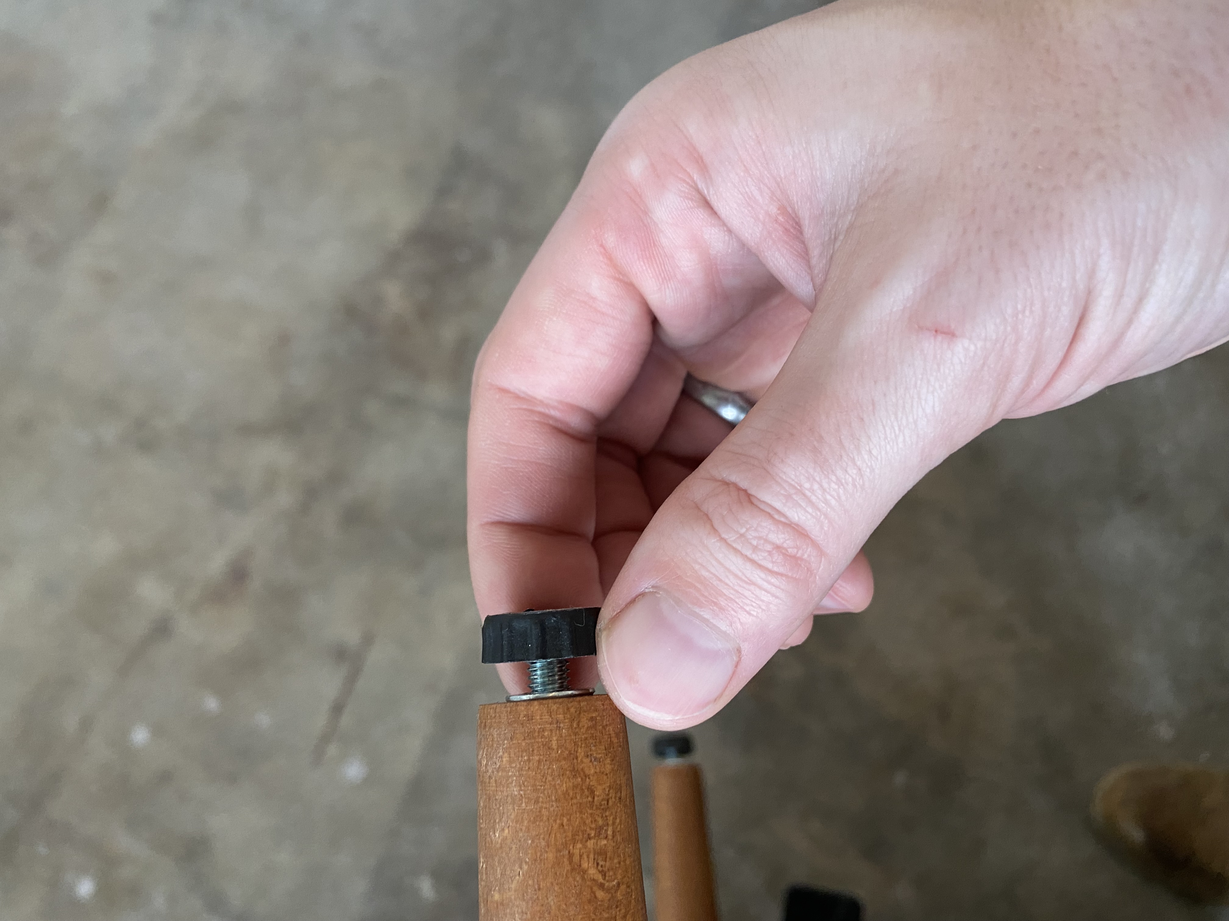 Leveling your Houndsy Kibble Dispenser – Houndsy